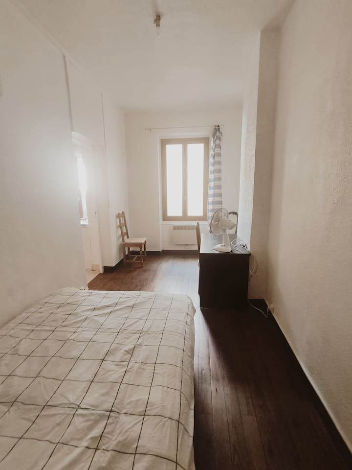 Appt T2 à Lyon (2 Lits Double) - Villeurbanne
