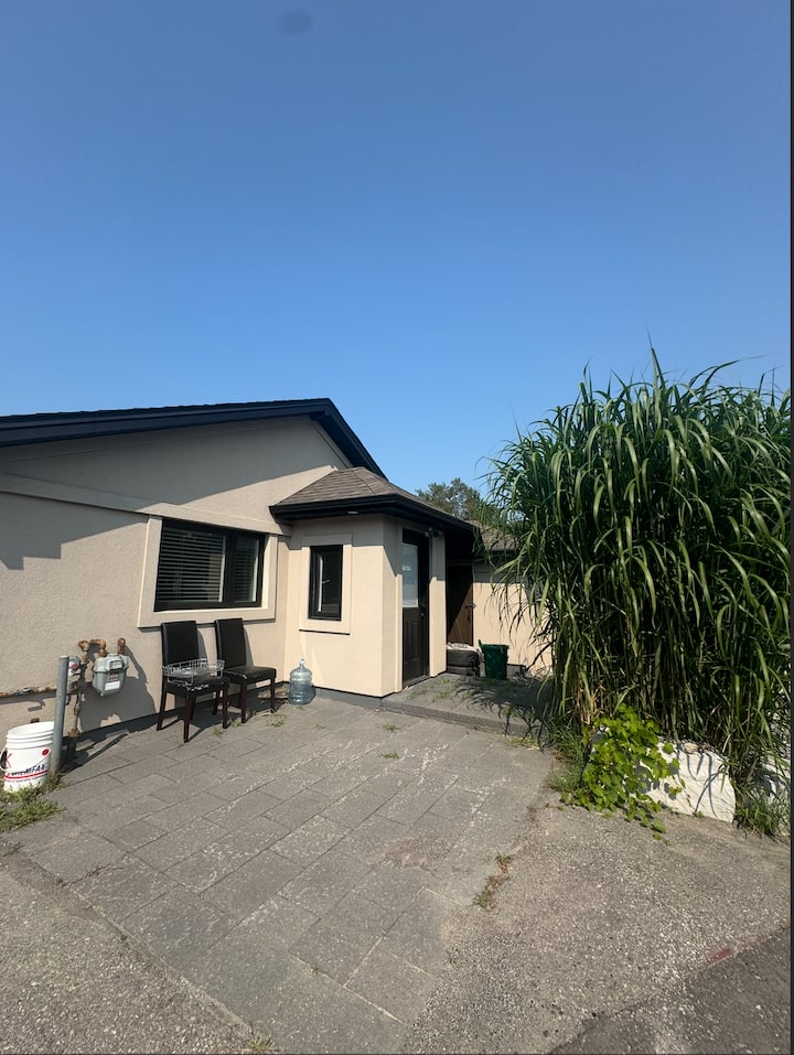 Private Guest Home King City - Nature Retreat - Aurora