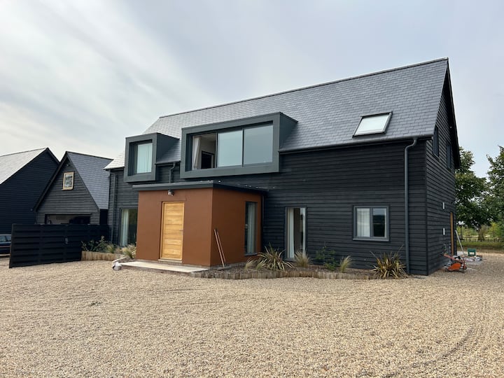 A Very Striking Barn-style Home - Stanstead
