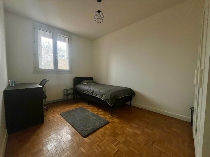 Chambre Neuve Proche Transport - Bron