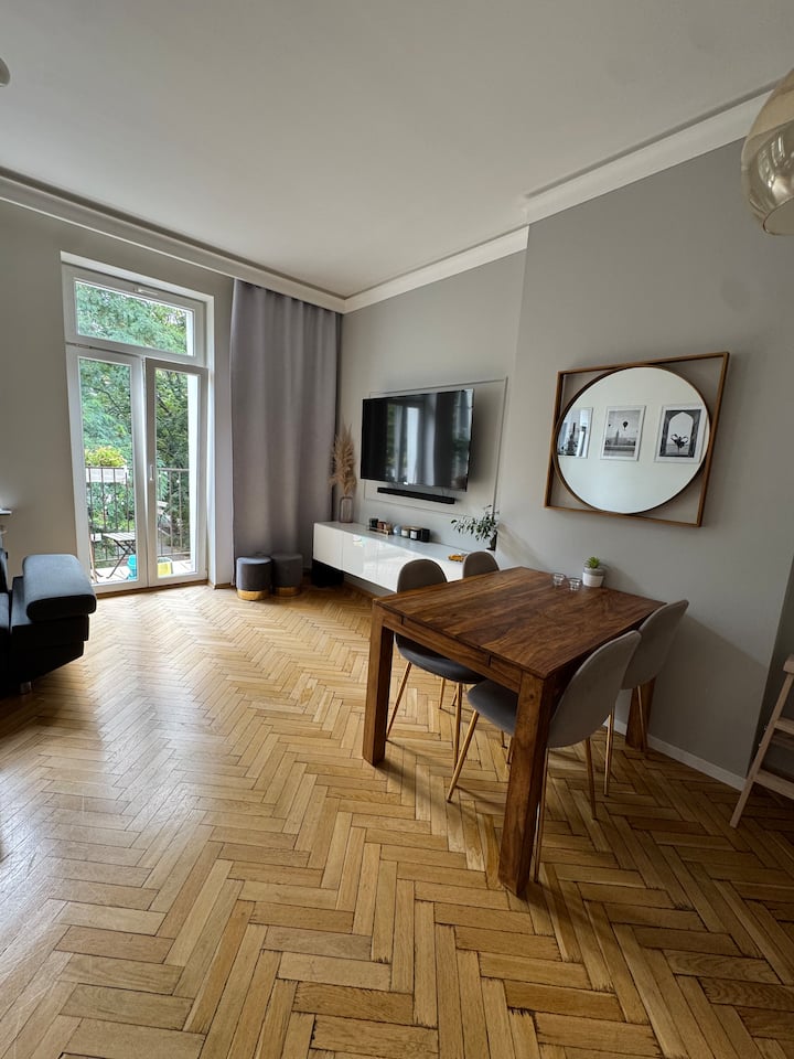 Mieszkanie W Kamienicy - Warszawa