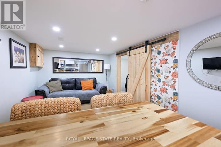 Modern Boho Escape • Serene Basement Suite - Brampton