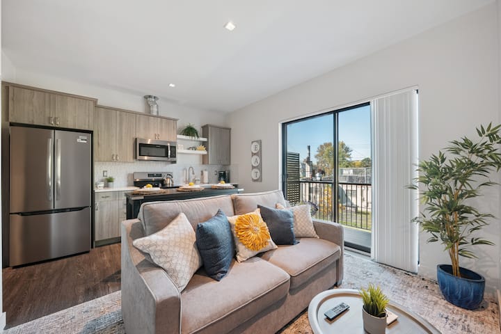 Daisy Suite In New Center - Detroit, MI