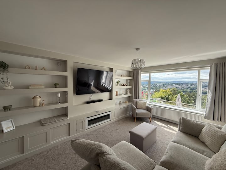 Stunning Views, Detached Home, Southowram - Halifax