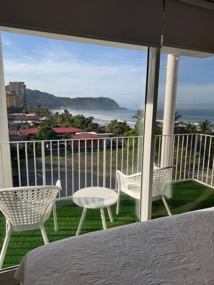 King Size Bed, With Ocean View While In Bed. - Jaco