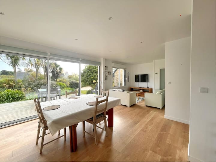 Maison Rénovée Avec Charme, Proche Des Plages - Santec