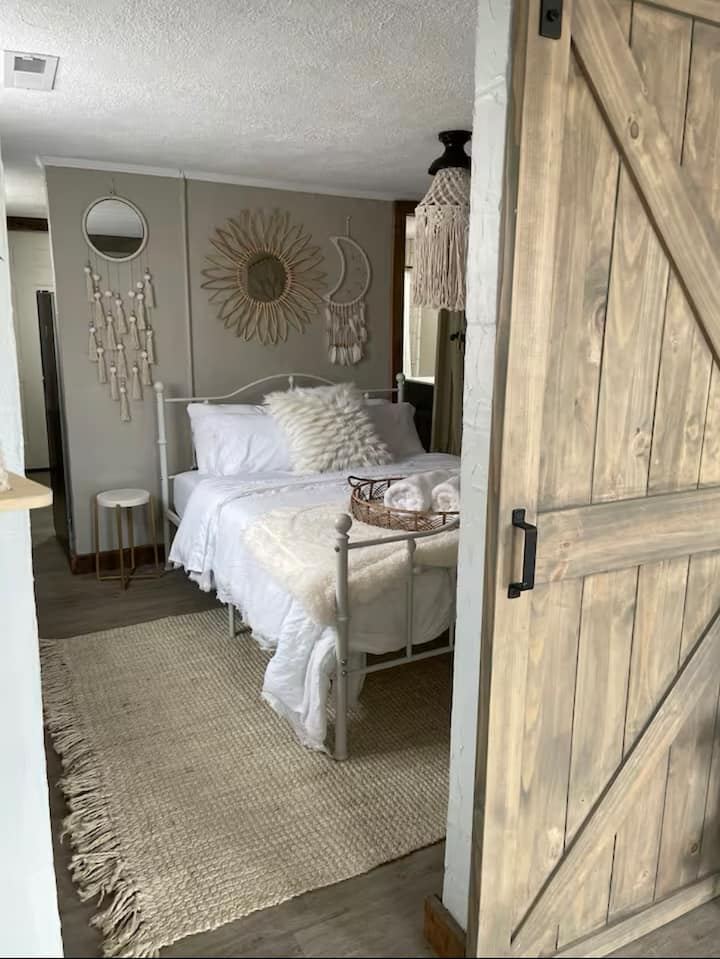 Binx's Cottage- Monthlys Welcome - Lexington, KY