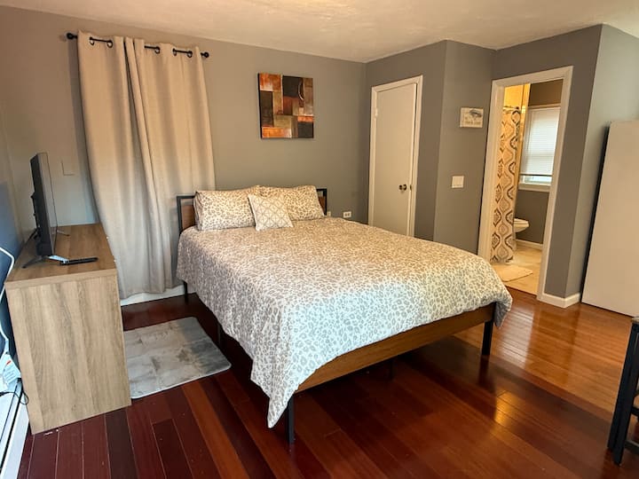 Studio In Charming Neighborhood - Stamford, CT