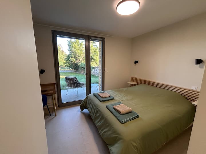 Chambre Cosy Indépendante Avec Terrasse - Chanas