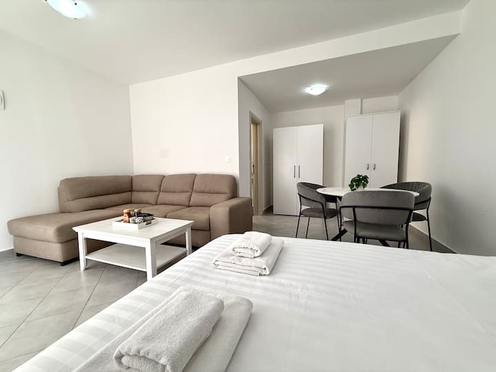 Private Cozy Apartment With Sauna & Parking - Budva