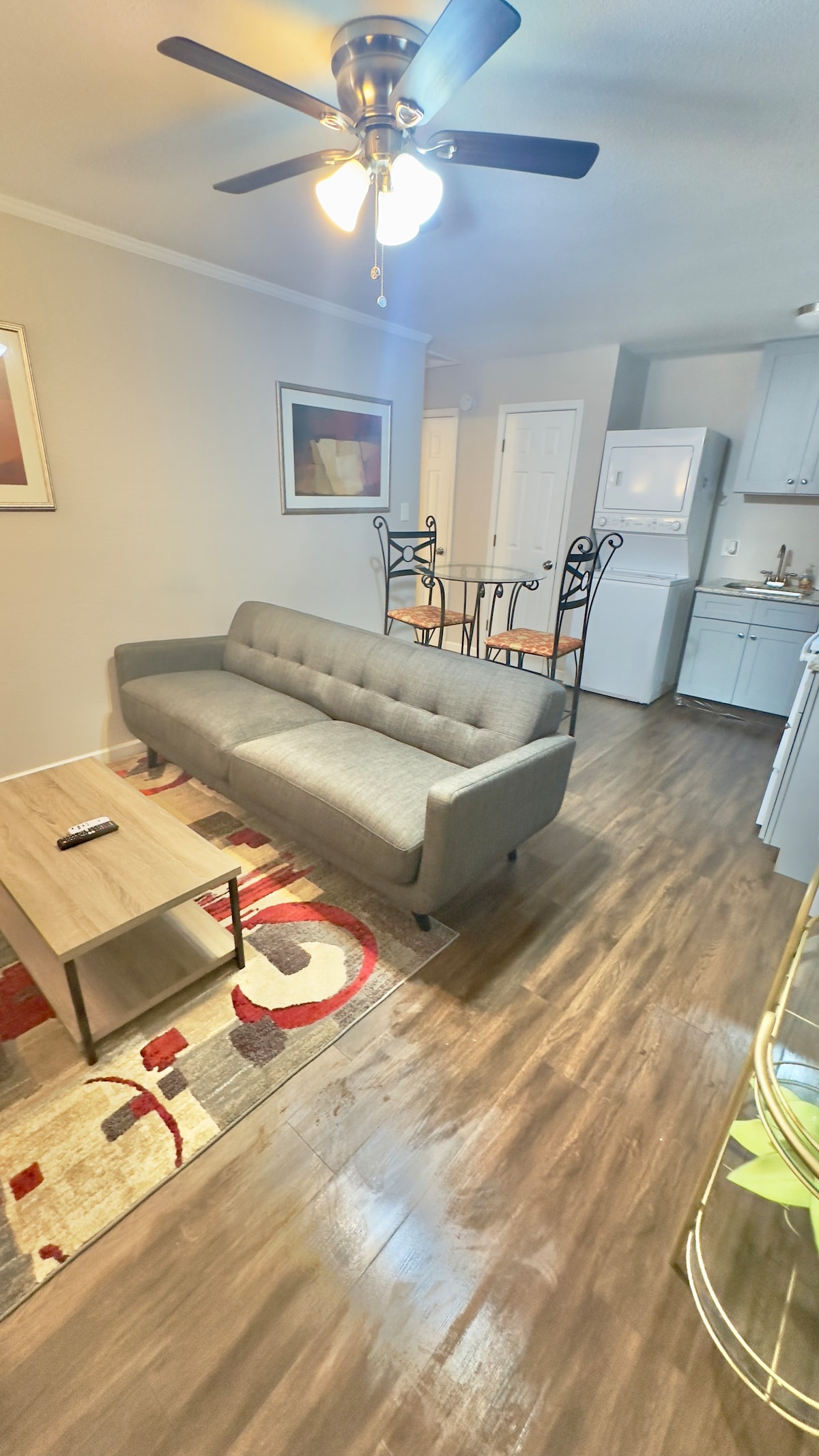 Appartement au centre-ville avec laveuse et sécheuse 2C - Appartements ...