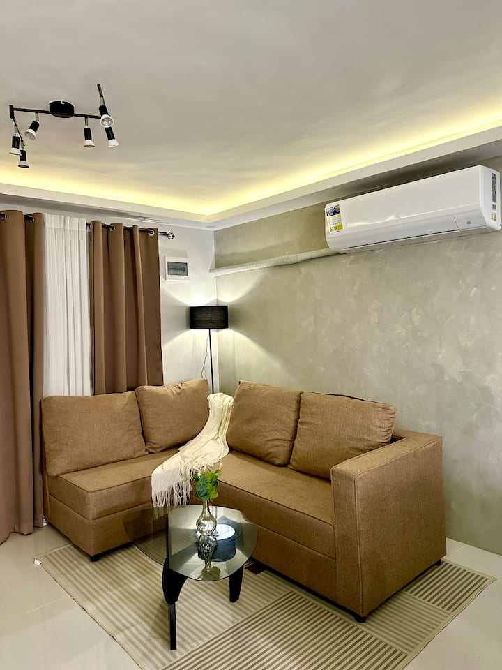 The Pause Pad-chic Modern Staycation In Naga City - Naga