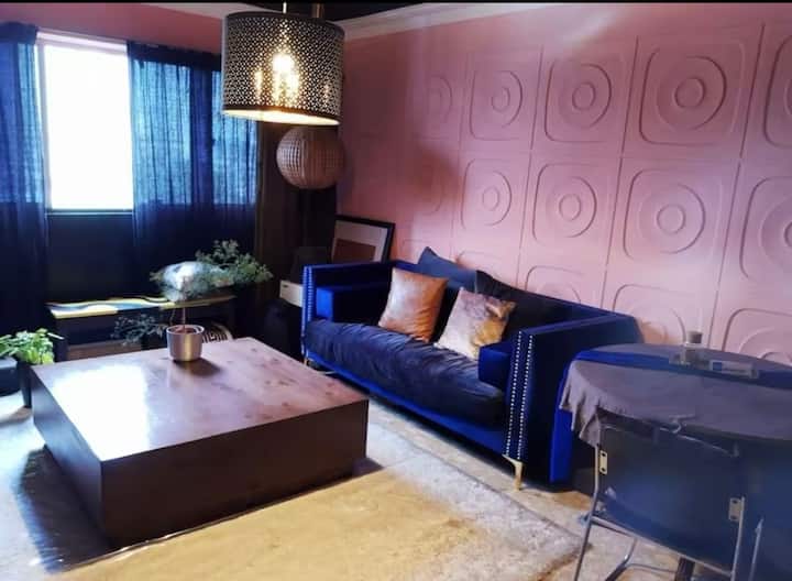 Masterbedroom + Private Bathroom - Jurong East