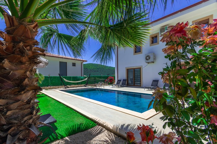 Villa Son Yaz 1 Doğa Manzaralı 8 Kişilik - Çukurbağ