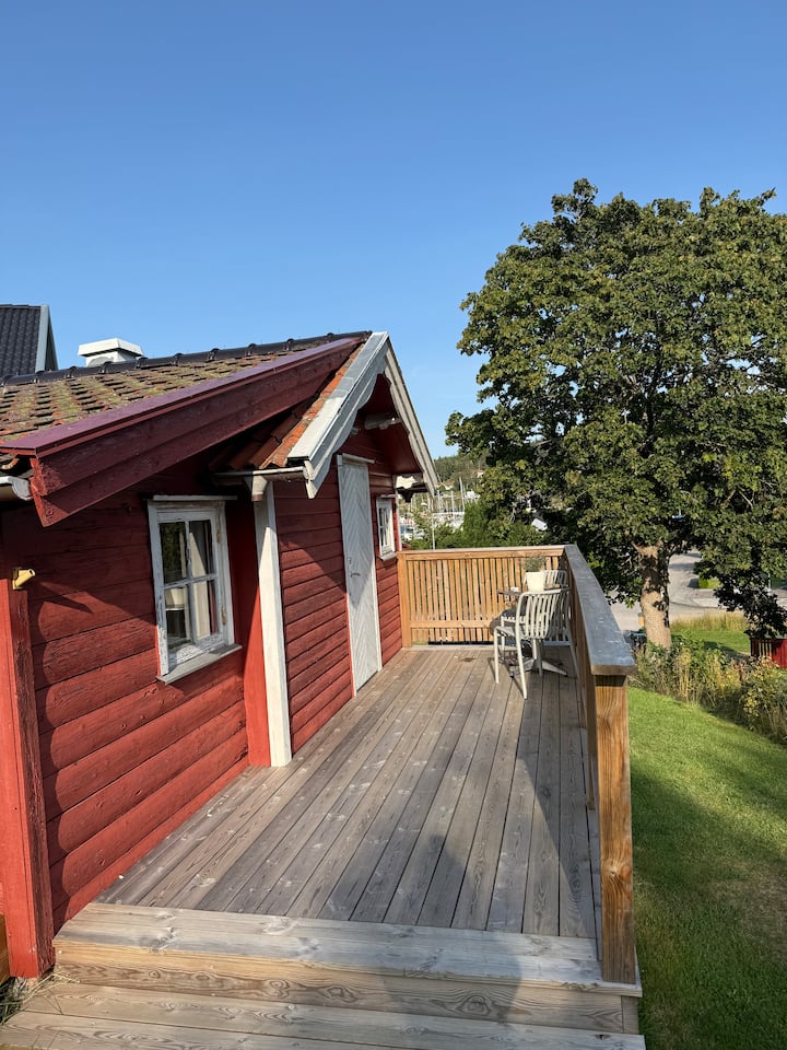 Gästhus Mycket Centralt I Henån - Henån