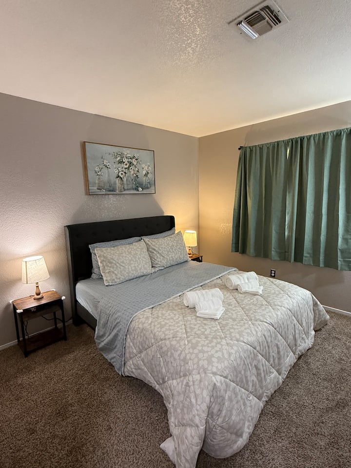 Cozy Peaceful Home|rv/boat Parking| Bbq| Backyard - Las Vegas, NV
