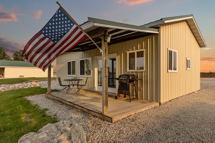595e) River Cabin | Grill | Peaceful - Lewis and Clark State Park, Onawa