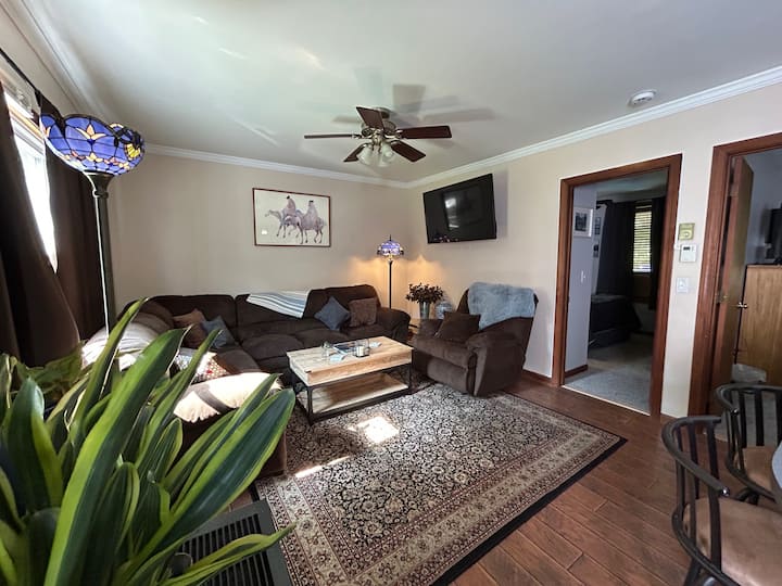 Cozy Woodland Apartment - Kent, CT