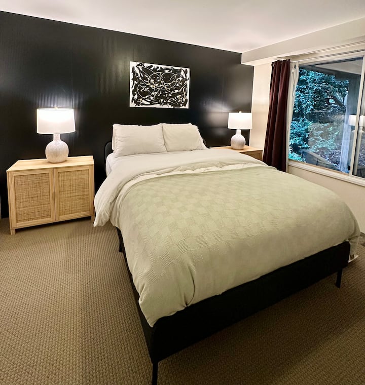 City & Mountain Garden Stay - North Vancouver