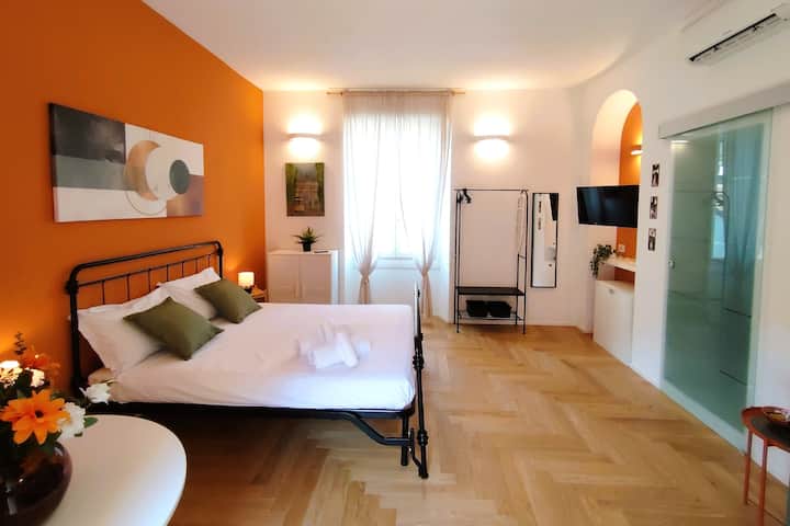 [-20%] Amber Suite | Cozy Studio By Metro (M1 M2) - Milano