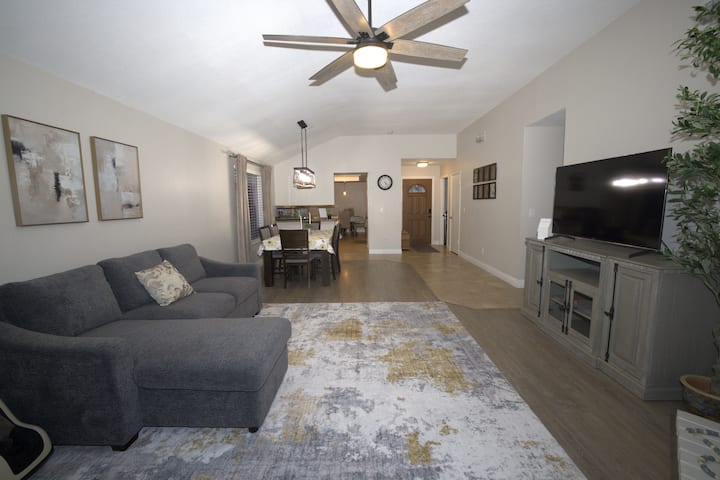 The Cozy Corner - Glendale, AZ