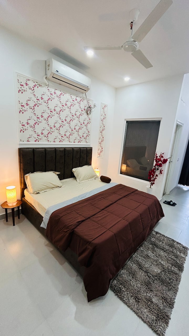 Have Fun With Luxurious Stay(river View) - Noida