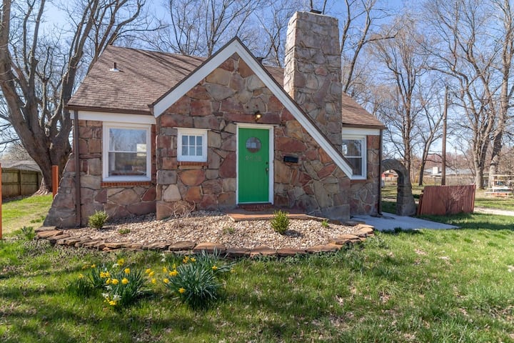 Springfield Stone Cottage - 스프링필드