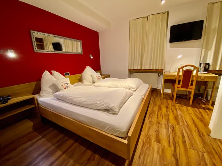 Twin Room Private Bathroom Z7 - Beatenberg