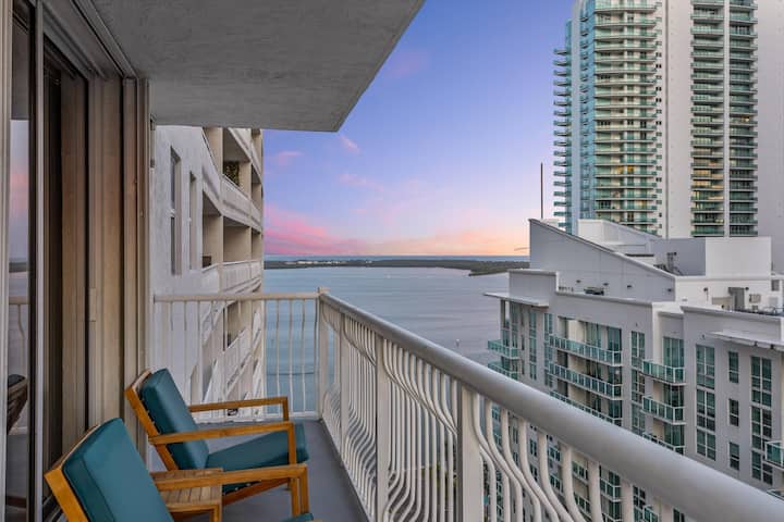 Brickell Bayview Balcony Pool  Free Parking - Miami