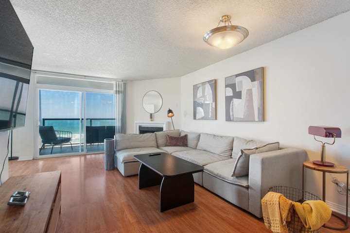 Top-floor Marina Escape | 3br Penthouse Ocean View - Los Angeles Airport (LAX)