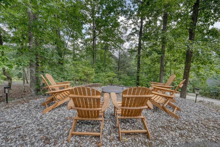 Dog-friendly Mountain Cabin W/firepit, Sauna, View - Blairsville, GA