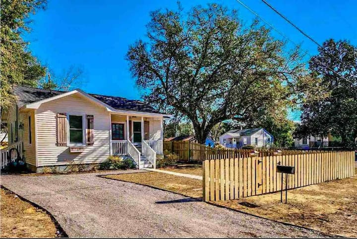 Palmetto Cottage - Charleston, SC