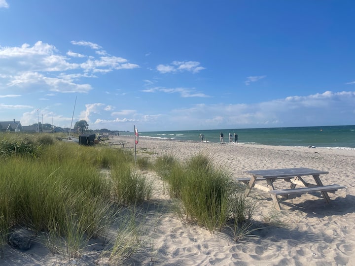 Lyst Og Charmerende Sommerhus - Denmark