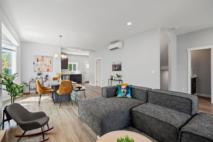 Stylish 4br Loft | Museum Of Glass + Gazebo - Tacoma, WA