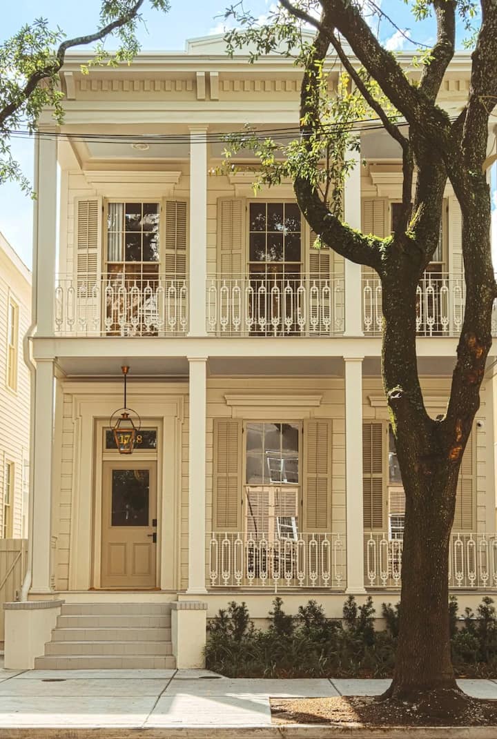 Muses Luna: Italianate Inn + Pool | Dear Valentine - Metairie, LA