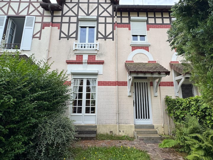 Maison Familiale Proche De La Mer /4 Pers. - Cabourg