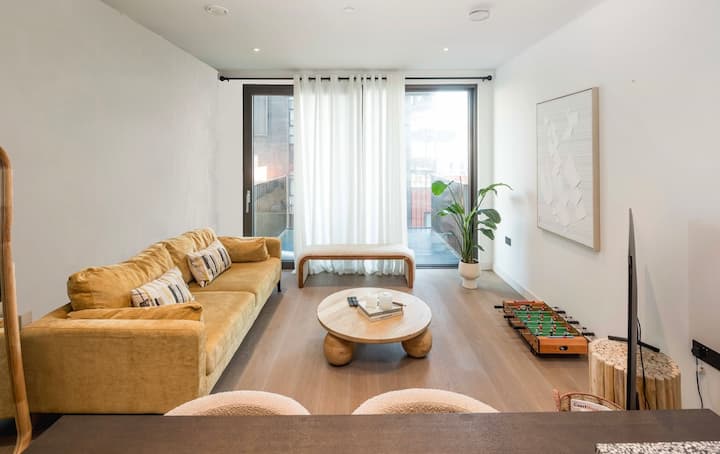 Near Bigben And Parliament - Nineelms - Londres