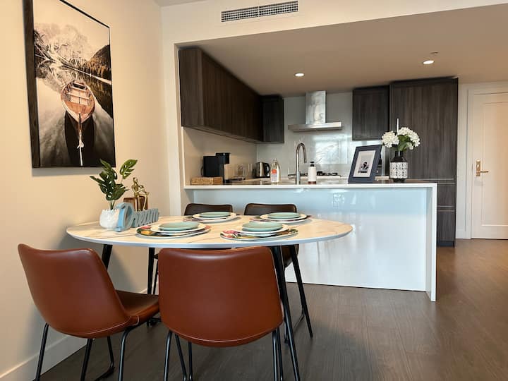Ph/ Centre Richmond Stunning 2b2b-1#home - Richmond