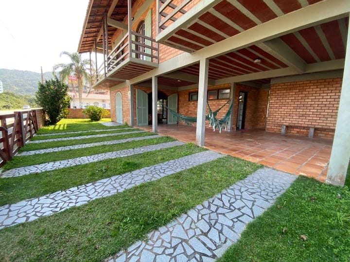 Casa De Temporada A 150m Do Mar - Governador Celso Ramos