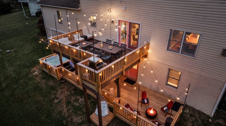 Epic Family Stay - 40' Putting Green, Theater, Spa - Massanutten, VA