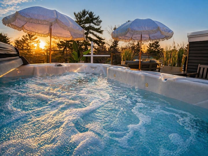 Private Hot Tub The Perch 14 |2br |Patio|downtown - Traverse City, MI