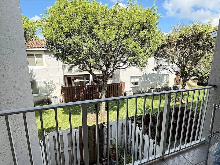 Condo Near Airport And Beach - Doral, FL