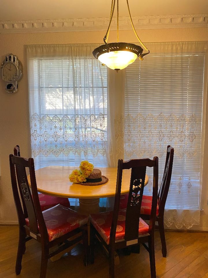 Pink Room Near Downtown Dallas & Smu - Dallas, TX