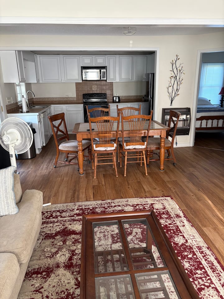 Entire House-country Cottage - Greenville, AL