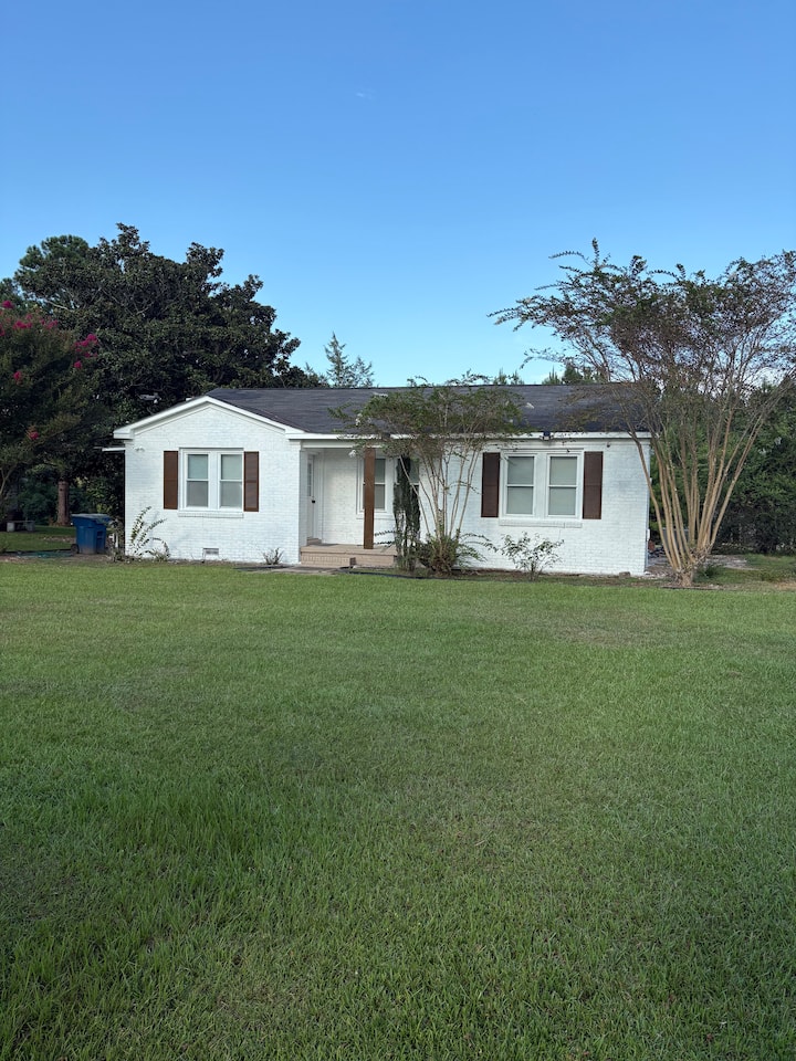 Entire House-country Cottage - Greenville, AL