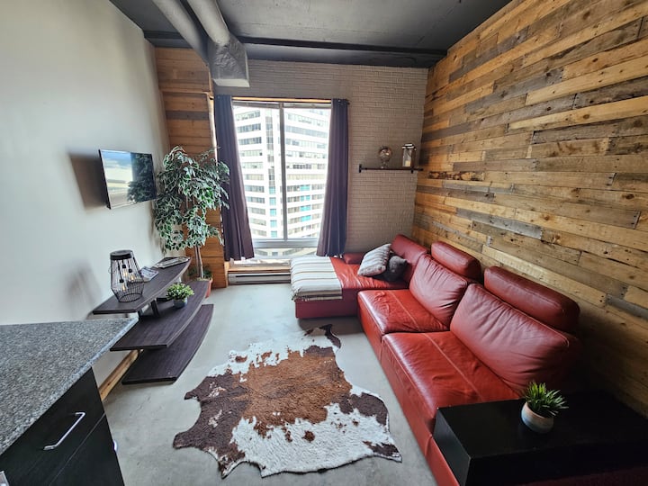 Cozy Central Loft With Western Flair - Edmonton, Canadá