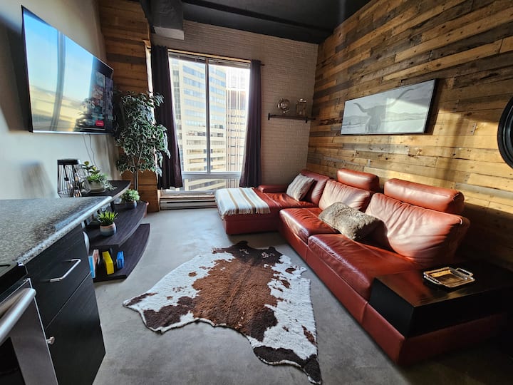 Cozy Central Loft With Western Flair - Edmonton