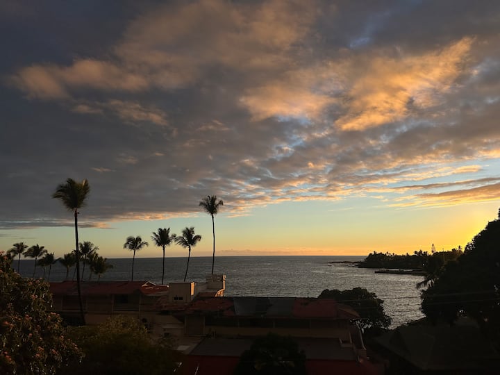 4th Floor Ocean View Condo In The Heart Of Kona - Kailua-Kona, HI