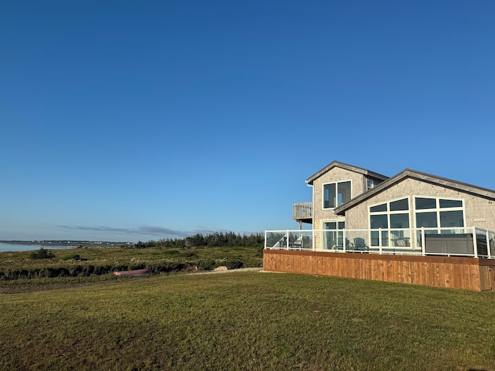 Sandford Beach House W/ Hot Tub - Yarmouth