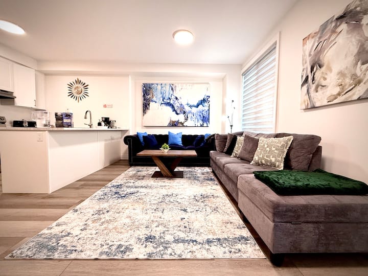 Upscale Niagara Falls Getaway • Brand New Home - Niagara Falls